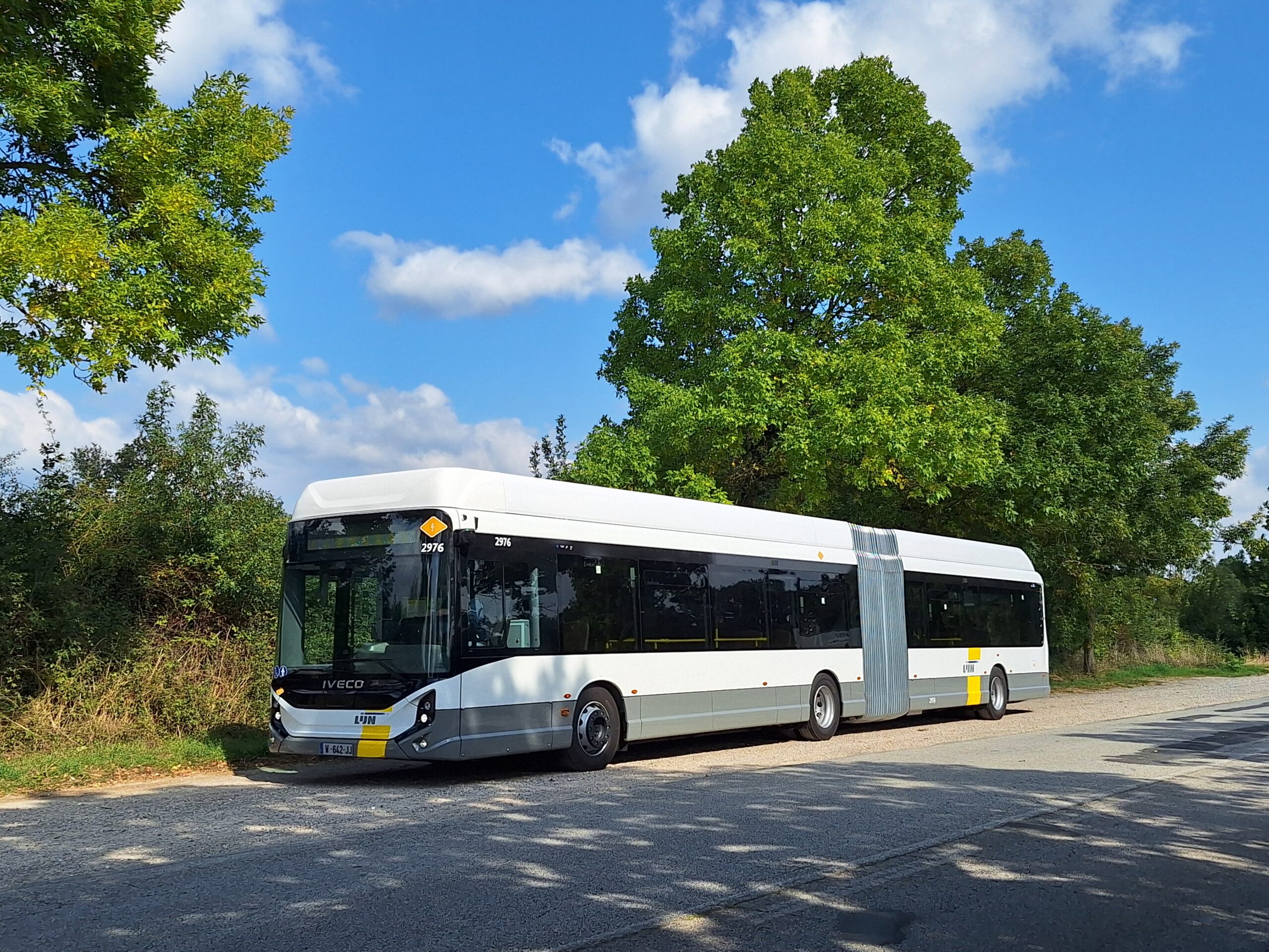 De Lijn orders 32 articulated e-buses from Iveco - newmobility.news