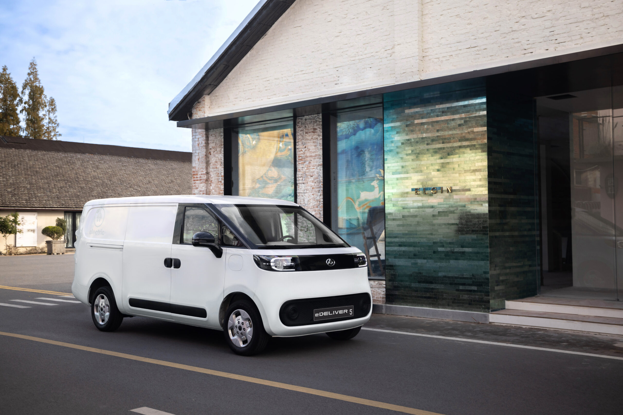 Maxus eDeliver 5: cute electric van with 1.1-ton payload - newmobility.news