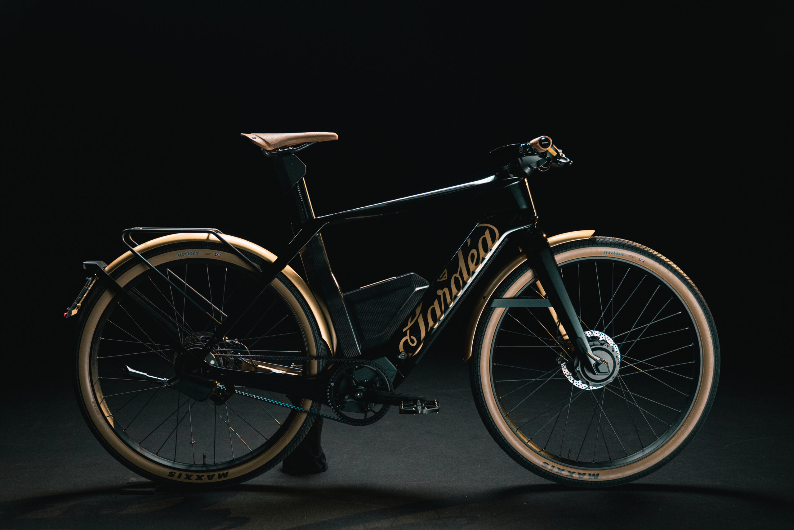 Belgian iconic motorcycle brand Saroléa launches its first speed ...