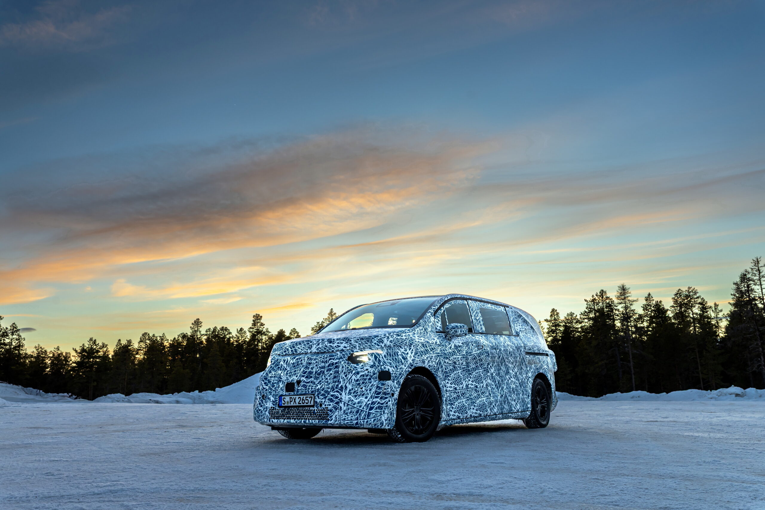 Mercedes EQV successor to get 800V battery and dual-motors ...