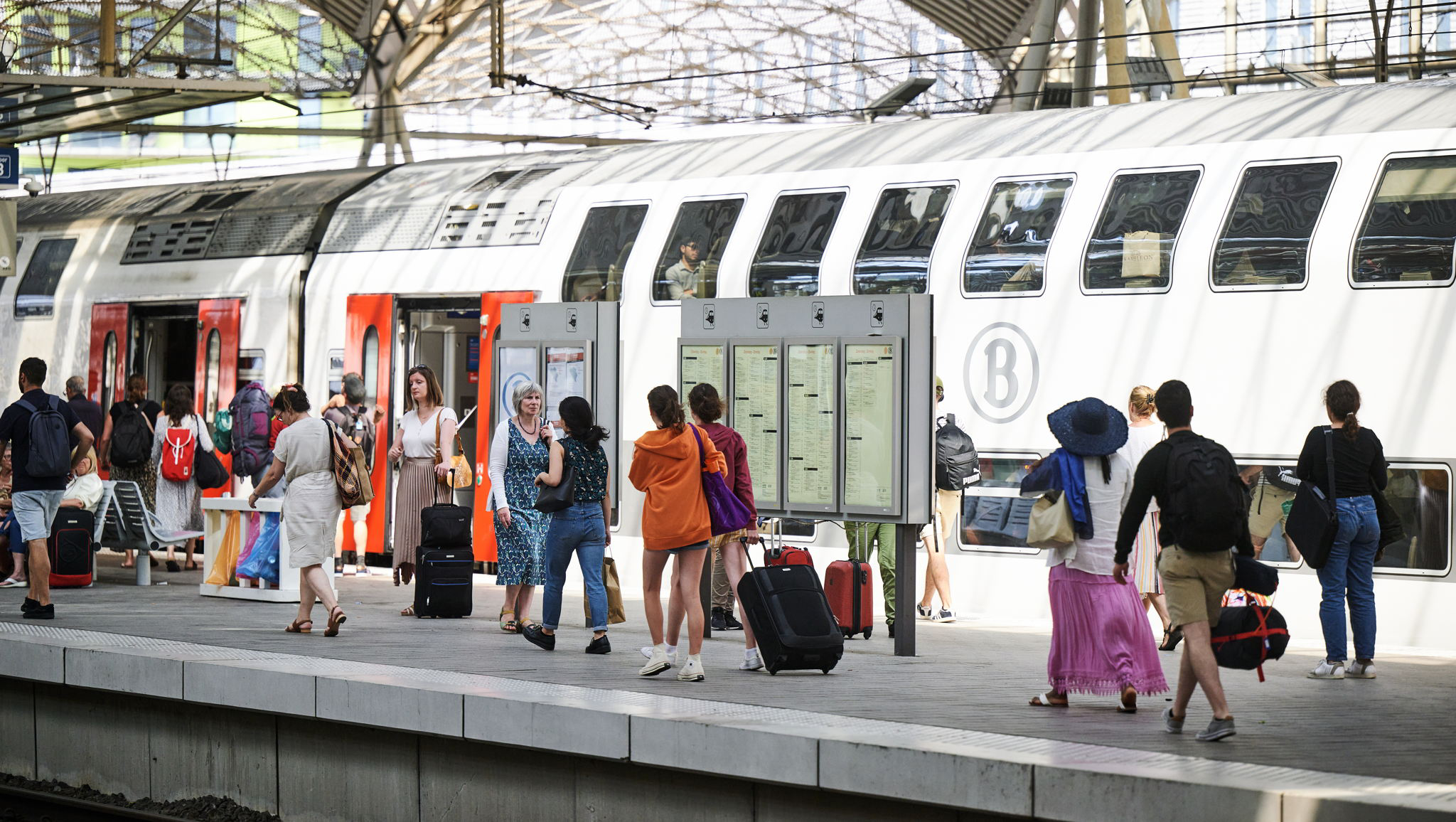 Belgian rail pays nearly €280,000 in compensation for train delays ...