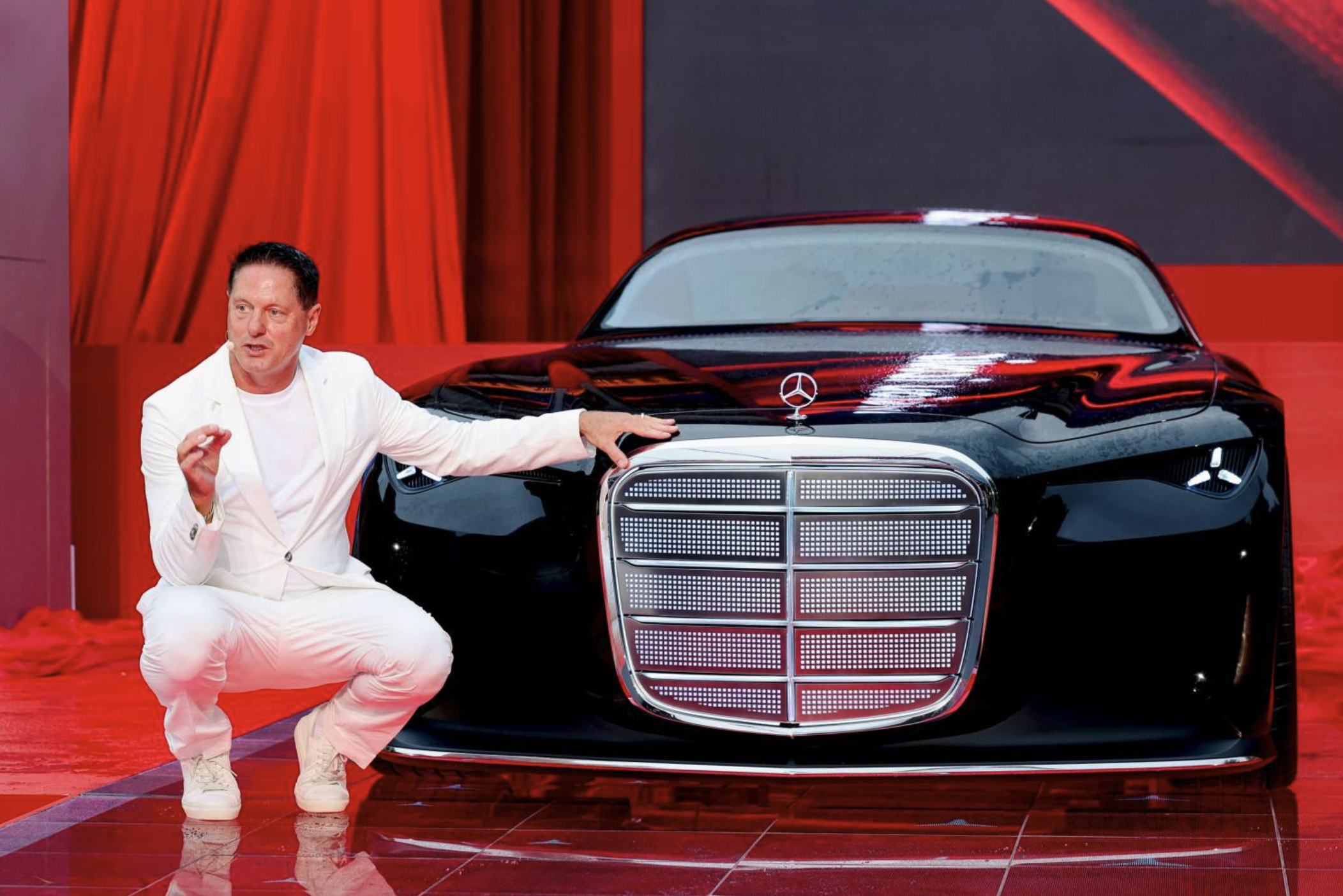 Mercedes' Vision Iconic electric concept: homage to a golden age ...