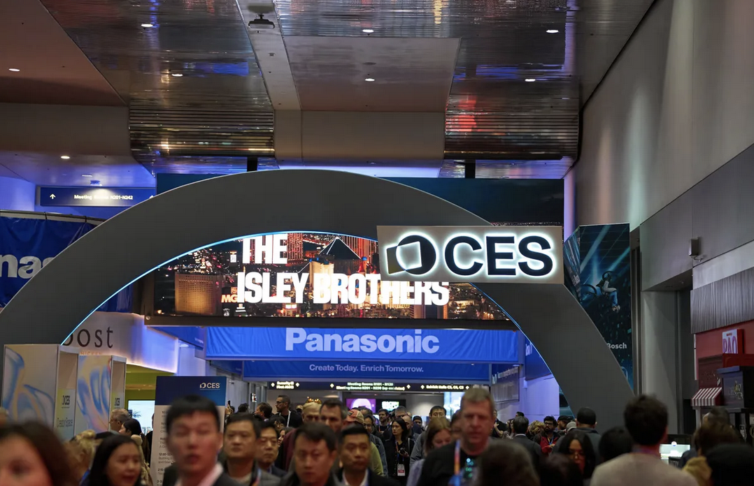 BMW and Mercedes compete on AI assistance at CES - newmobility.news
