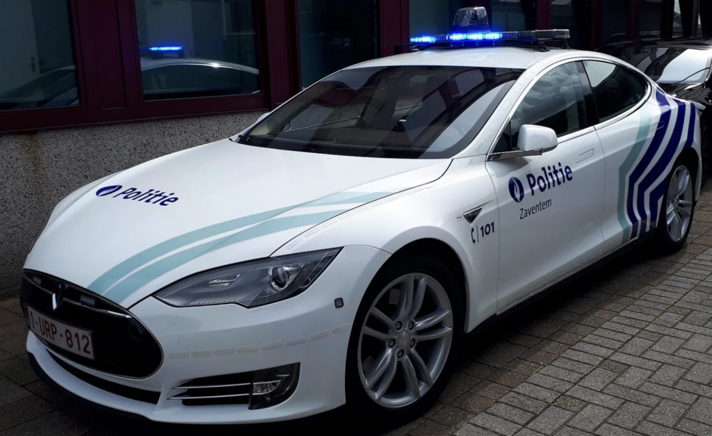 Phew! Zaventem's Tesla police car hits the road after six years ...
